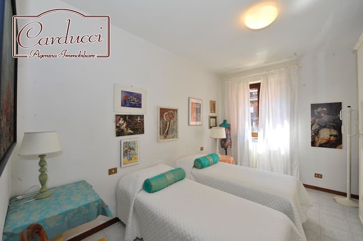 Tuscany - Spacious Seaside Apartment - Виареджо