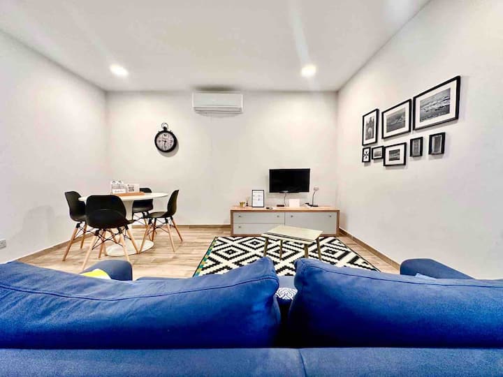 Stylish Apt Off The Sea Front - Malta