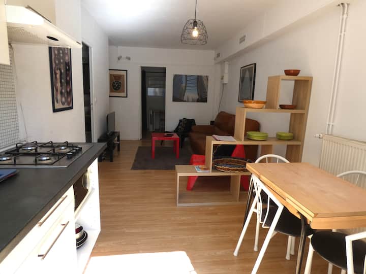 2 Chambres, Salon, Entrée Indépendante - Montpellier