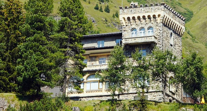 Appartement Ensoleillé Dans Un Château Aux Alpes - Davos