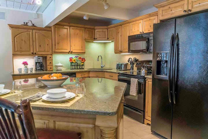 Location! Location! Location! 2b+views Of Aspenmtn - Aspen, CO