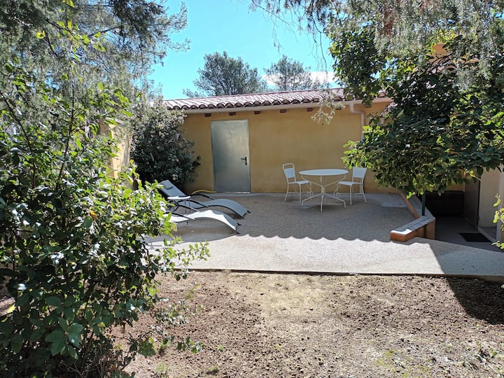 Studio, Jardin, Sur La Colline, Village à Pied. - Gigondas