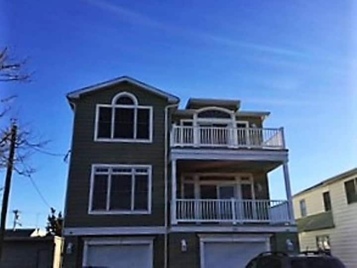 Seaside Heights Upper Unit 3 Beds/2 Bath Sleeps 6 - Seaside Heights, NJ