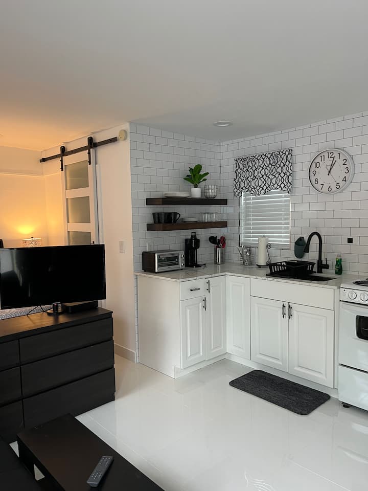 Cozy Bungalow With Private Entrance (#2) - Delray Beach, FL