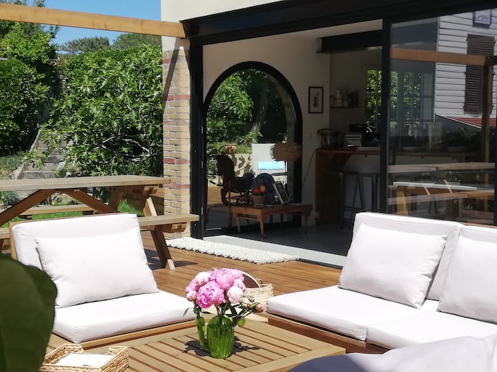 Villa Familiale Plein Centre
Avec Stationnement - Lacanau