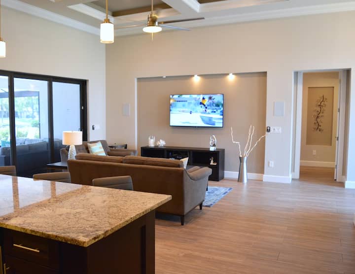 Villa Sunrise - Private Beach On Wide Canal! - Fort Myers, FL