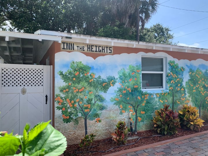 Inn The Heights - The Bungalow Too Guesthouse - Tampa
