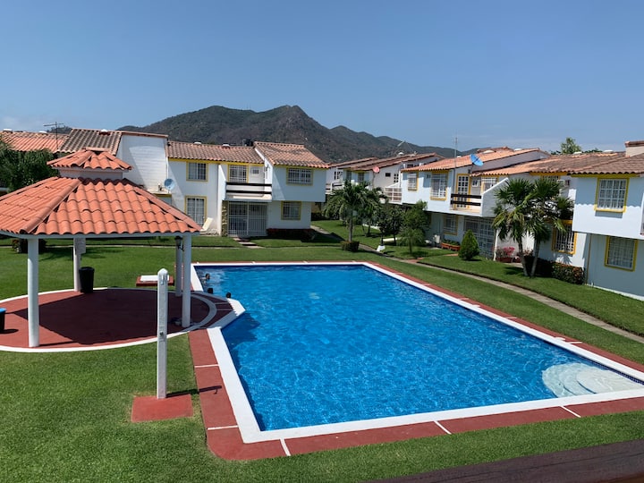 Bonita Y Cómoda Casa Recién Remodelada, Estrénala. - Acapulco