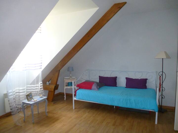 Chambre à L'étage, Avec Lit Double - Sablé-sur-Sarthe