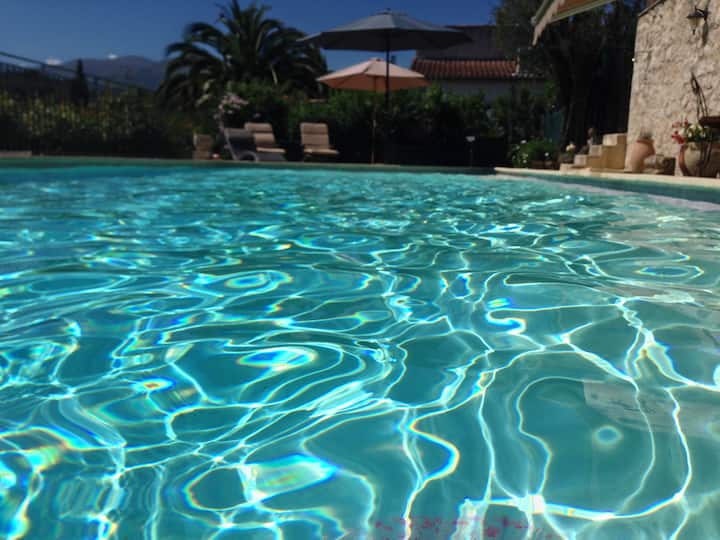 Large Salted Swimming Pool Heated From May To September For 4 People - Vence
