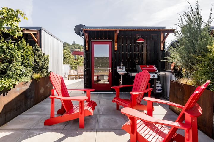 Former Railroad Building Turned Downtown Loft - White Salmon, WA