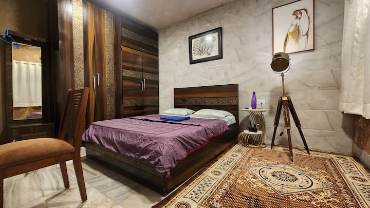 Apple 4 Bed | Khar Linking Road - Mumbai