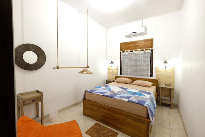 Private Room Friendly Homestay Vibes @ Wood Stone - Mali