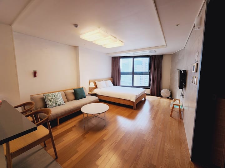 #B-20#33평#전면시티뷰#해운대해수욕장1분거리#시티뷰#특급호텔존 - Busan