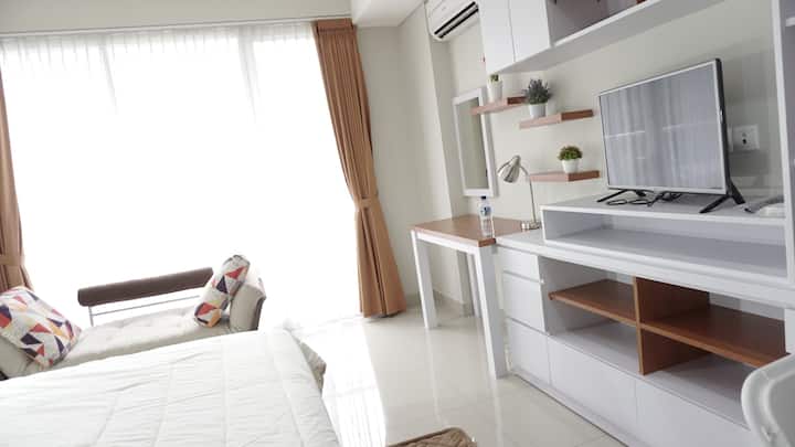 Bright Cozy Studio Apt Dago Premium Location - Bandung
