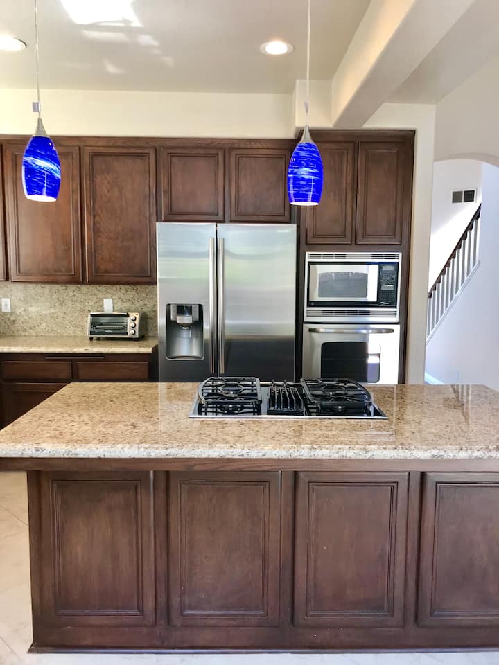 Spacious 4-bd Home Near Legoland, Carlsbad Outlets - San Marcos, CA