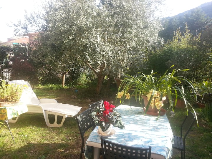 Room With Garden - Finale Ligure
