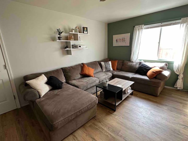 Centrally Located One Bedroom With Private Bath - Boise, ID