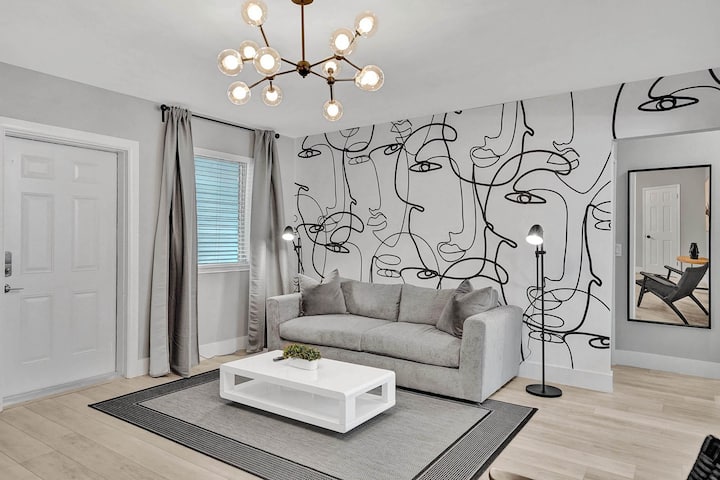 Queens Suite | Free Parking | Resort Passes Avail - Fisher Island, FL