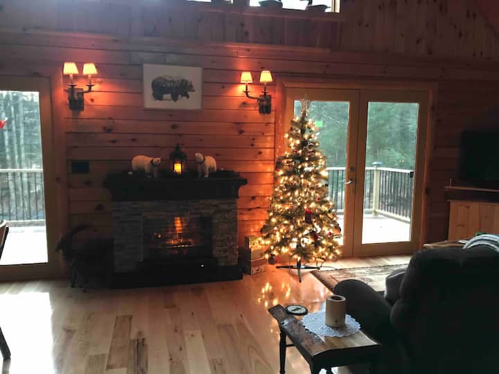 Hand Crafted Cabin In The Woods! - Granville, NY