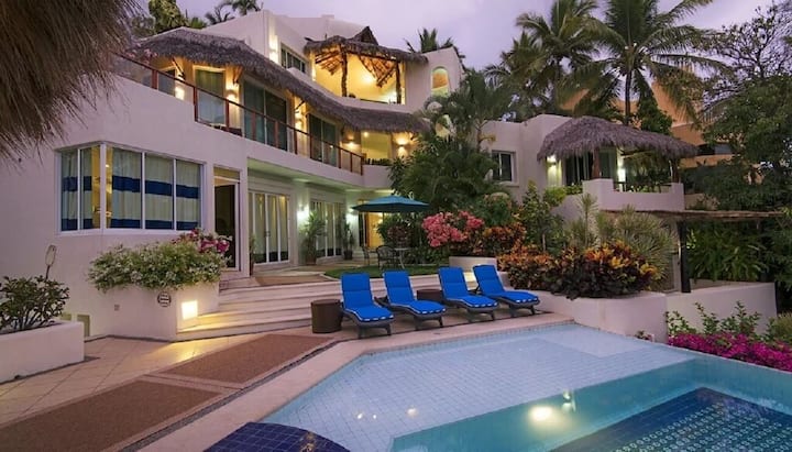 Fully Staffed Ocean View Villa In Gated Community - マンサニヨ