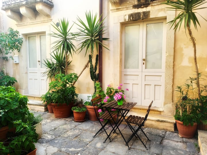 Punta Milocca Alquileres vacacionales y alojamientos - Sicily, Italia ...