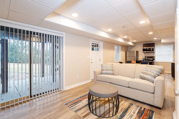 Oak Tree Oasis: Private Deck&grill&firepit - Raleigh