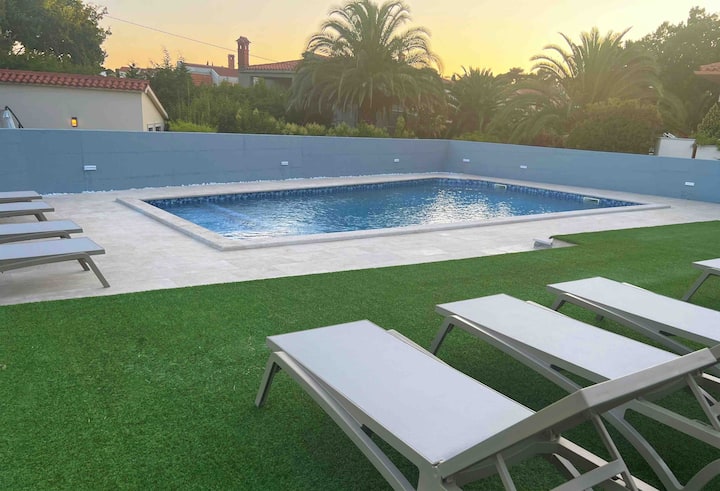 Apartment With 3 Balconies With Sea View - Premantura