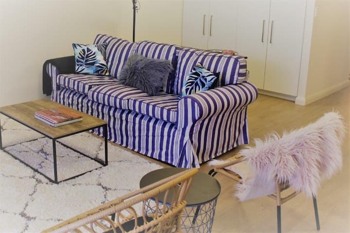 Spacious 2 Bdm & 2 Bath W/patio Immaculate Apt. - Gordon