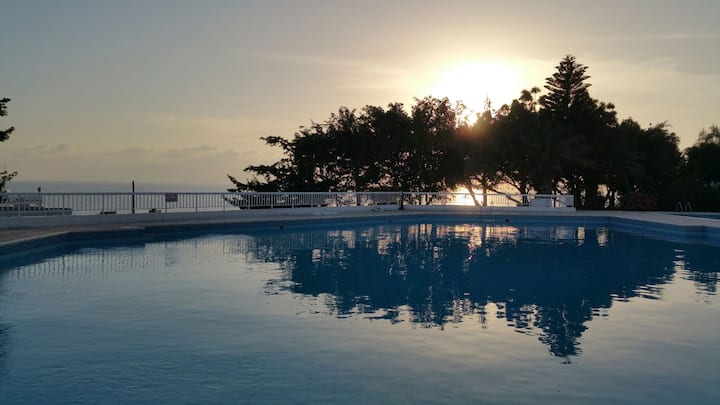 Cosy 2 Bedroom Sea View Apartment - Paphos