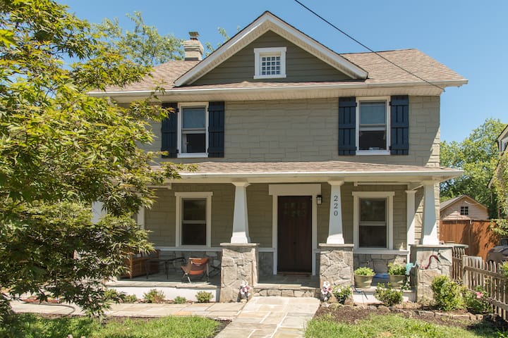 All The Conveniences Of Home - Alexandria, VA