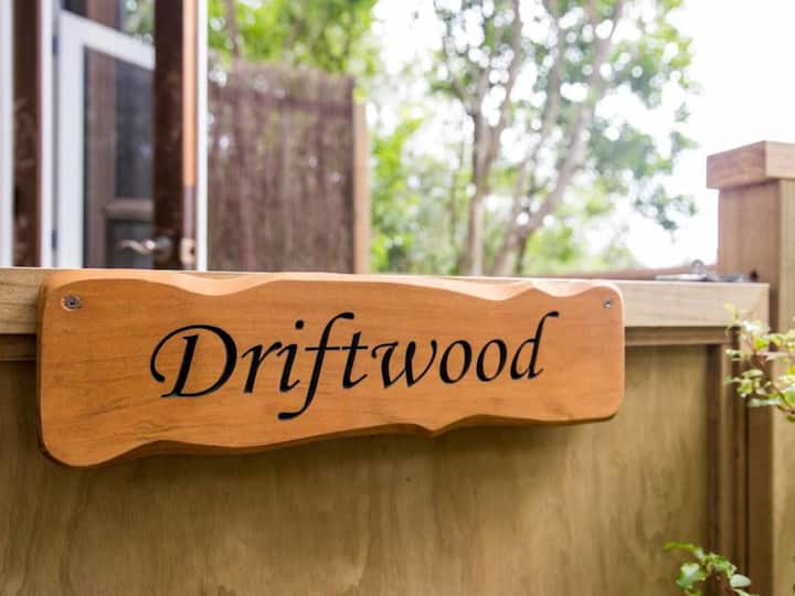 Driftwood Bungalow - Palm Beach Bungalows - Waiheke Island