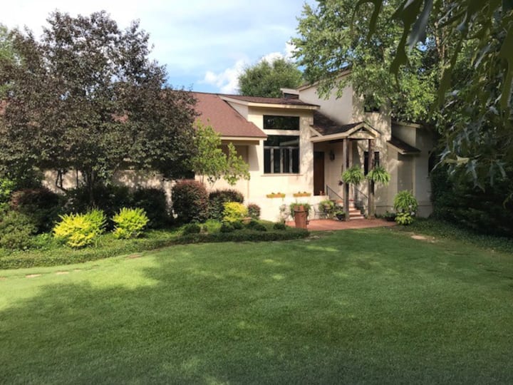 Country Estate In City Limits - Auburn, AL