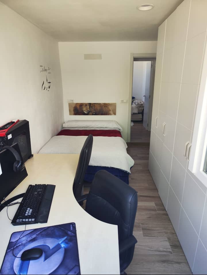 Apartamento Familiar Con Piscina Cerca Del Centro - Almería