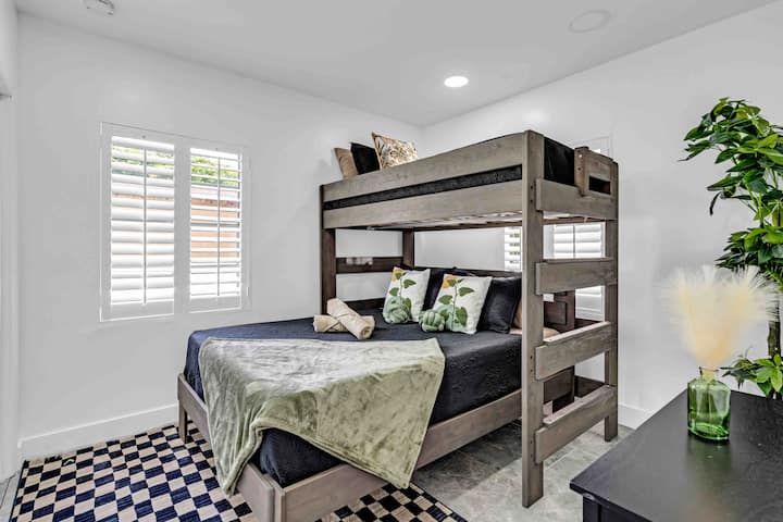 Miami Luxury Home! Next To Miami Airport & Beach - Miami
