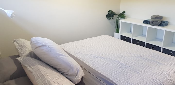 Private Queen Bed In Suburban Home 2b - Beachmere