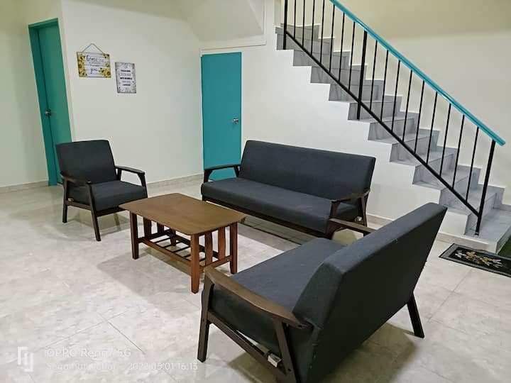 Homestay Pejal @ Taman Yayasan Dgn 4 Bilik Tidur - Jementah