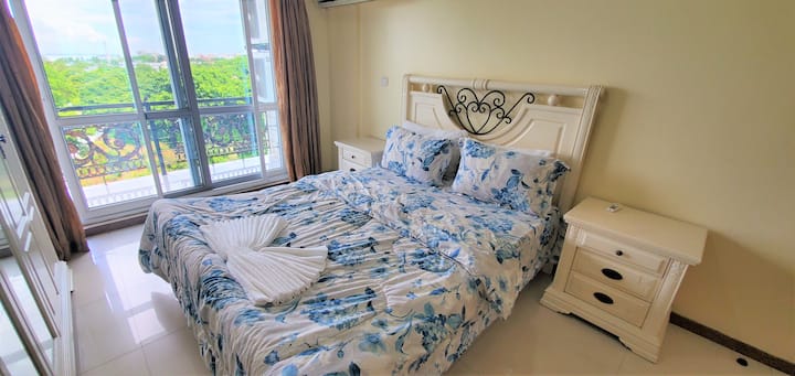 Private Queen Bedroom In A Shared Apt In Masaki - Tanzania