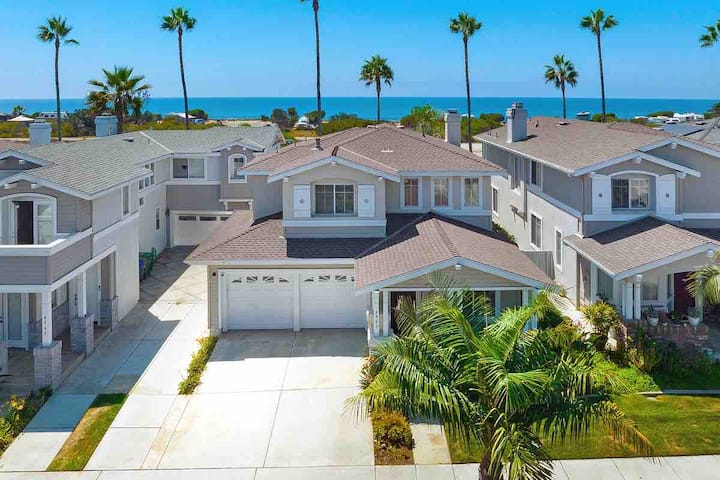 Ocean View & Walkable Fully Equipped Beach Home - Carlsbad, CA