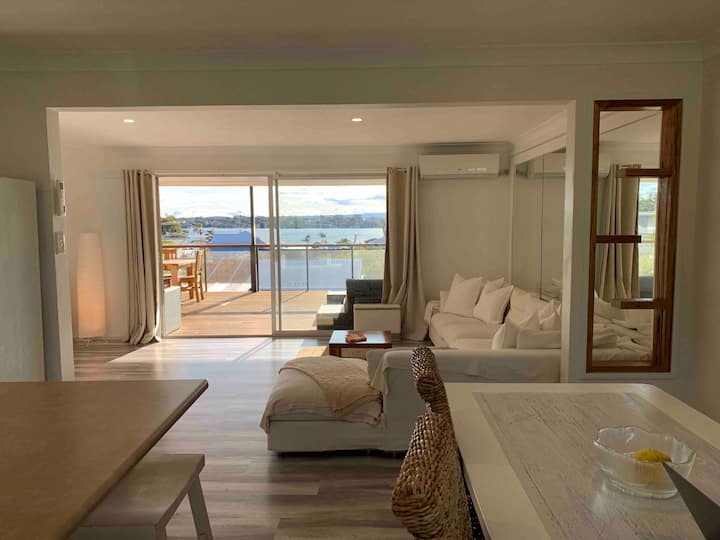 Woodhouse Upstairs Unit - Lake Macquarie