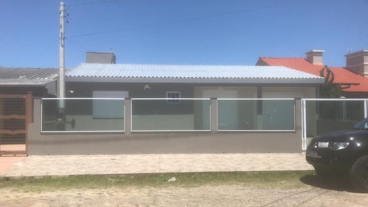 Casa 3 Dormitórios, P/8 Hóspedes, Nova Tramandaí. - Tramandaí