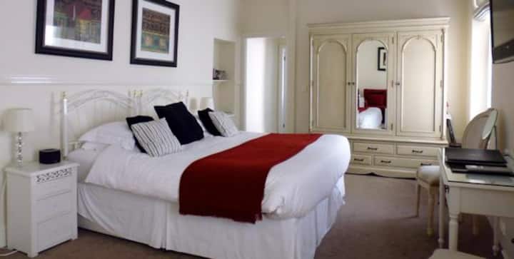 Luxury Junior Suite (No Sea View) - Île de Man