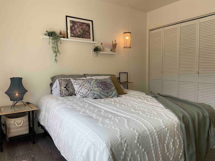 Logement Lumineux,
Au Coeur Du Centre-ville - Saguenay