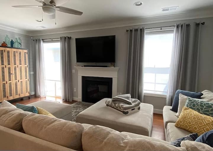 Elegant, Family Friendly, 3br, 2.5 Bath Townhome - Delaware