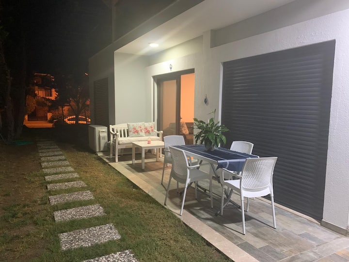 ÇEşme Ilıca Bölgesinde Denize 50m Yeni Stüdyo 1+1 - Çeşme