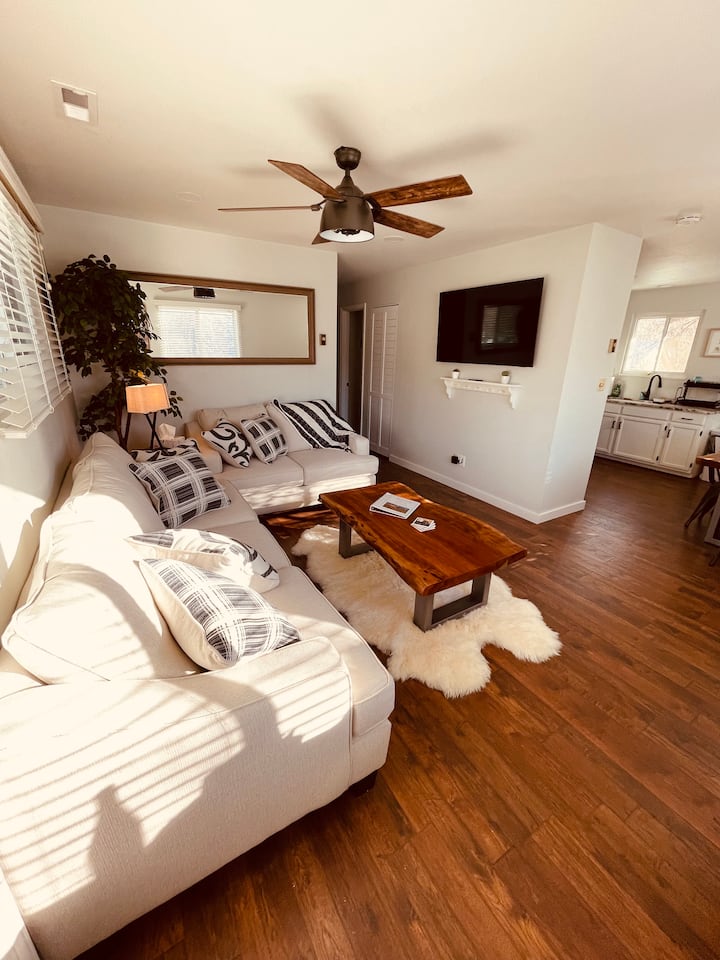 The Apartment Suite! Private Hot Tub W/ Mountain Views - Manitou Springs, CO
