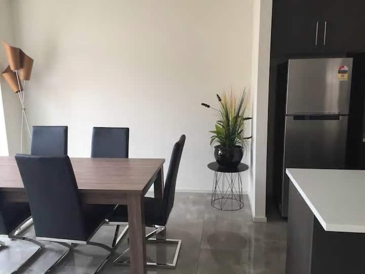 Newton Large House 4 Bedrooms, 2 Bathrooms - Tea Tree Gully