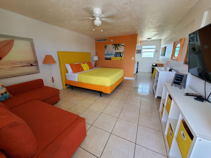 Endless Summer Daytona Beach Studio -Beach Views - Daytona Beach, FL