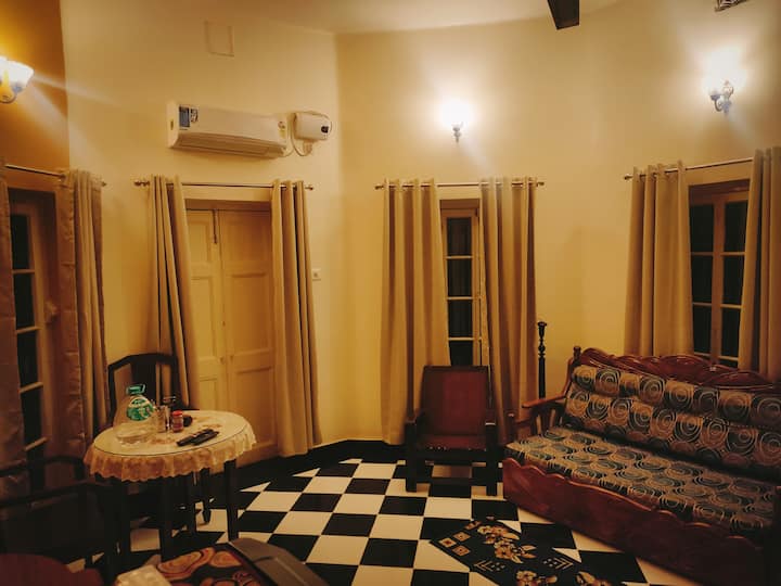 Classical Stay In The Heart Of Old Kolkata-deluxe - Calcuta, WB, India