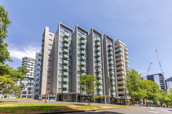 Spacious 1 Bedroom Apartment In Central Auckland - Auckland
